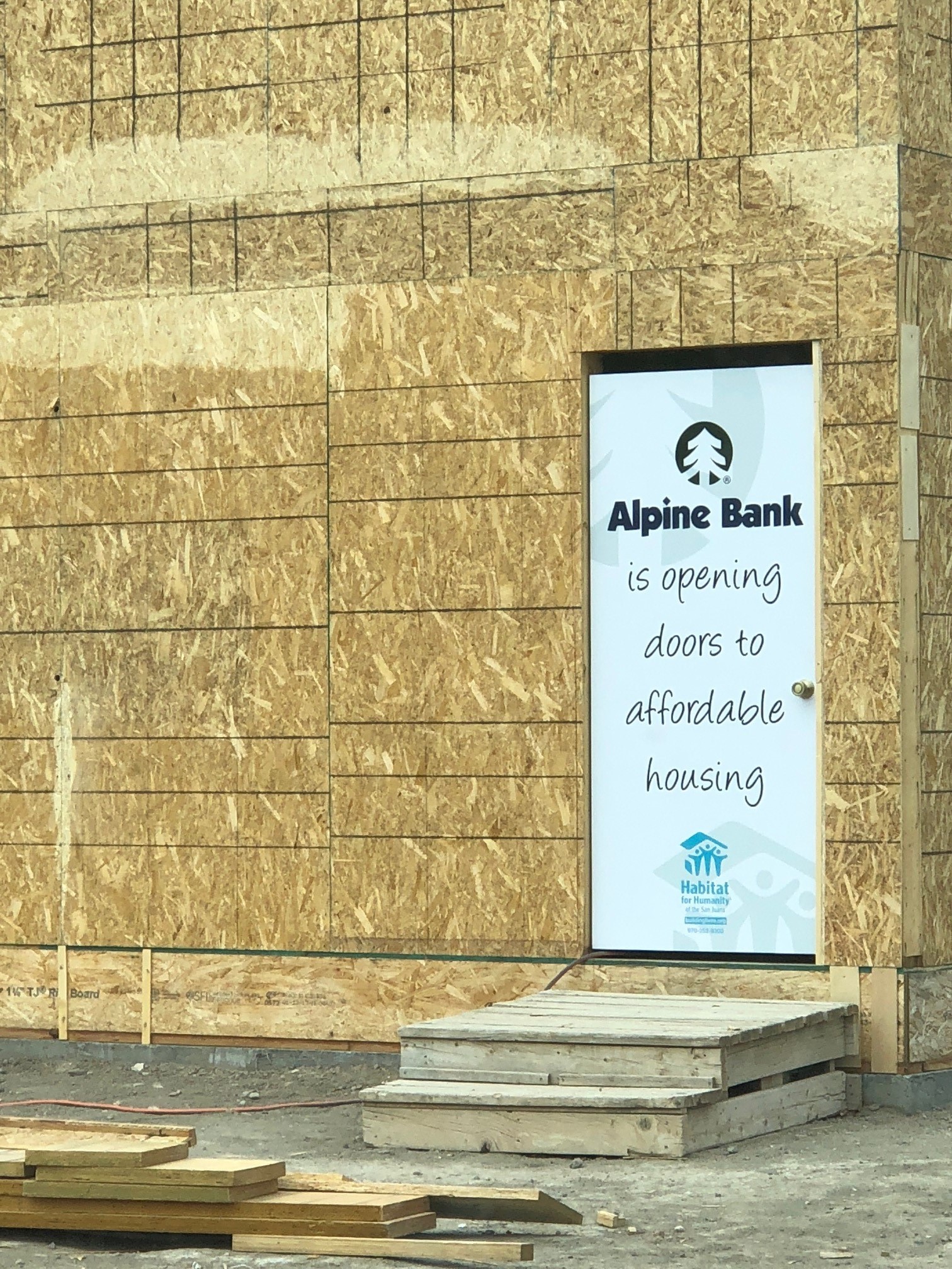 Alpine Bank in Montrose Donates to Habitat for Humanity